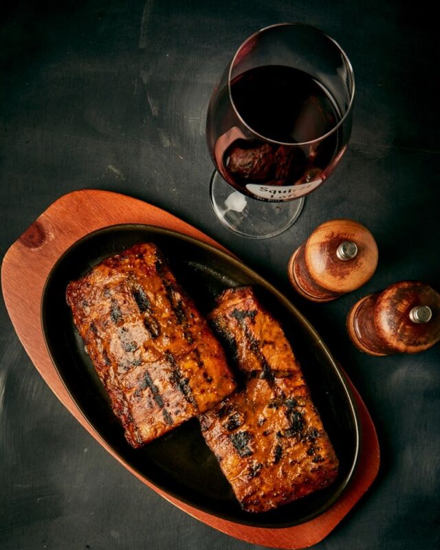 Premium Steakhouse in Diamond Creek | Squires Loft